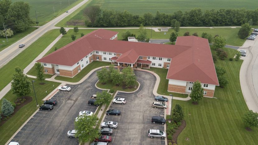 The 2 Best Assisted Living Facilities in Dekalb, IL | Seniorly